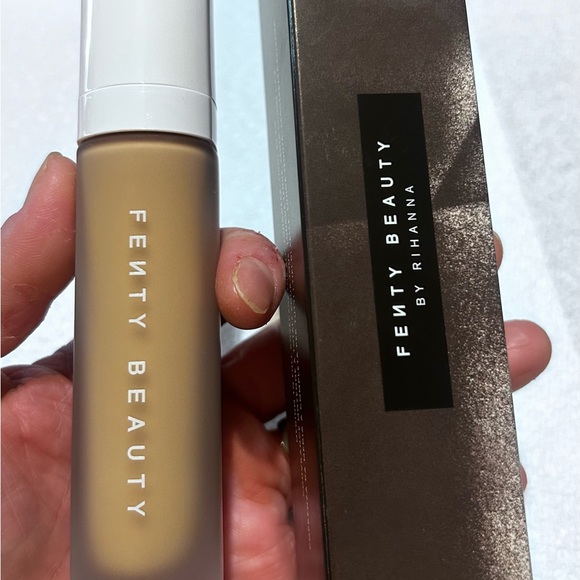 Fenty Beauty | Makeup | Nib Fenty Beauty Soft Matte Longwear Foundation ...